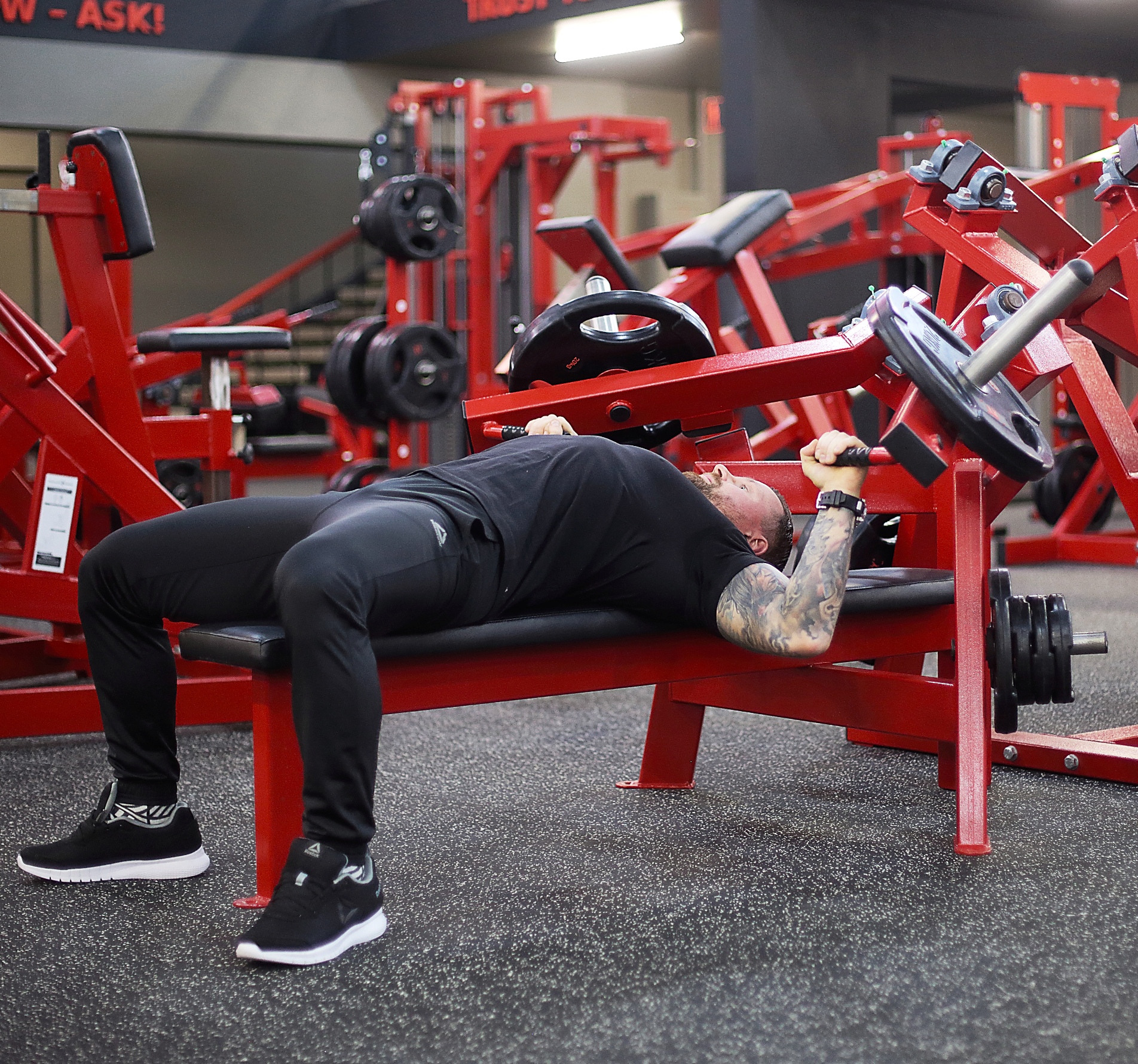 Flat Chest Press Machine Plate Loaded