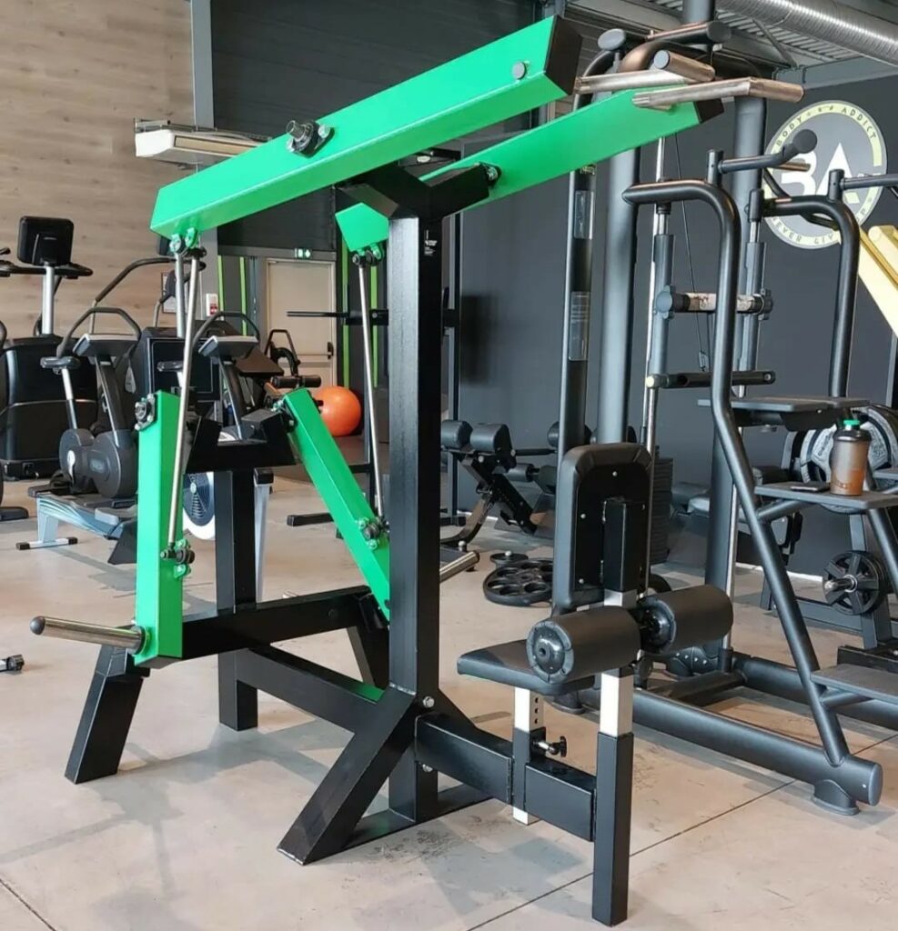 Lateral Front Lat Pulldown Machine - gymequip.eu