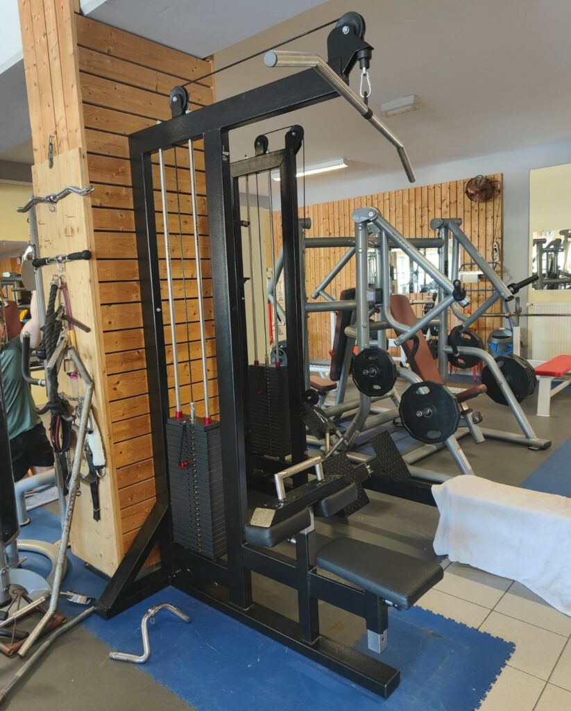 Lat Pulldown Machine - gymequip.eu - Professional Gym Equipment
